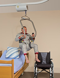 mobile Patientenlifter, stationäre Deckenlifter und Wandlifter - treppauf